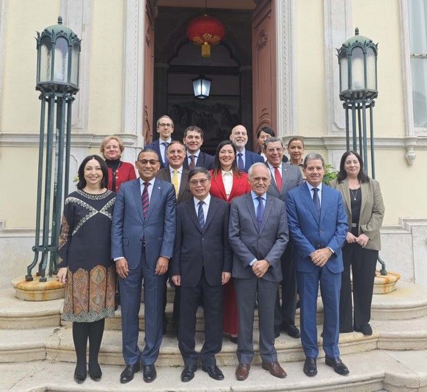 驻葡萄牙大使赵本堂邀请拉美驻葡使节座谈 – CCILC